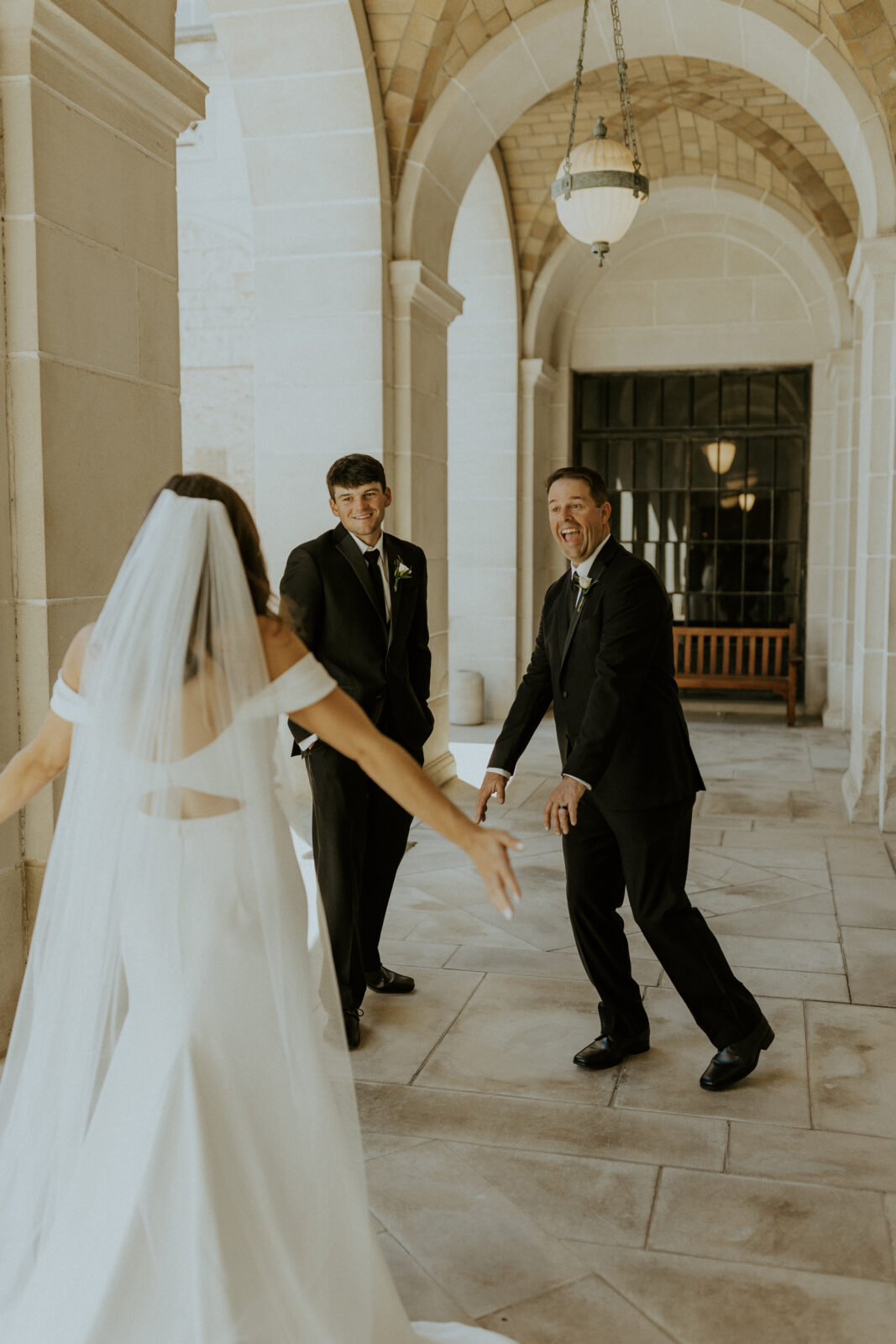 Thomas + Sydney's Elegant, Luxurious Wedding ...