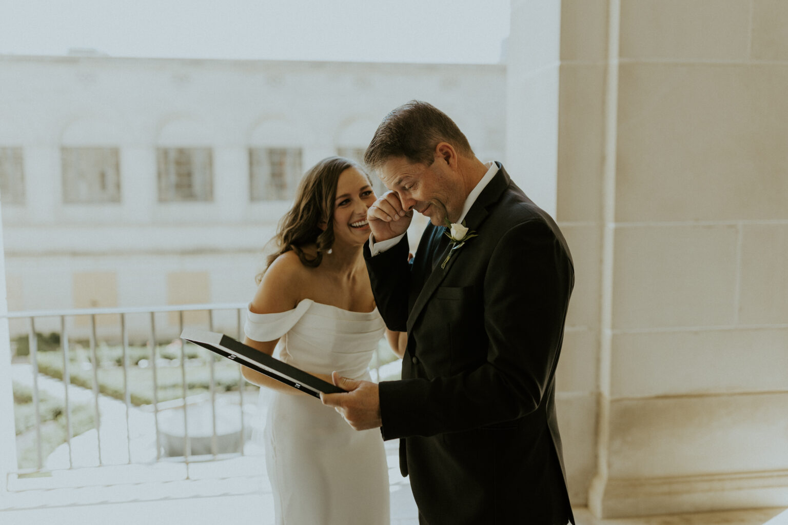 Thomas + Sydney's Elegant, Luxurious Wedding ...