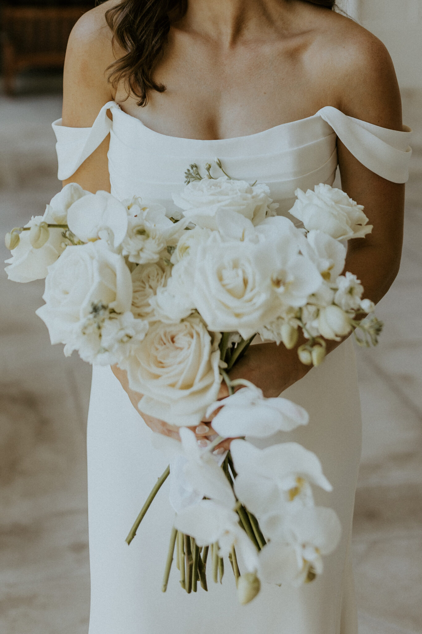 Thomas + Sydney's Elegant, Luxurious Wedding ...